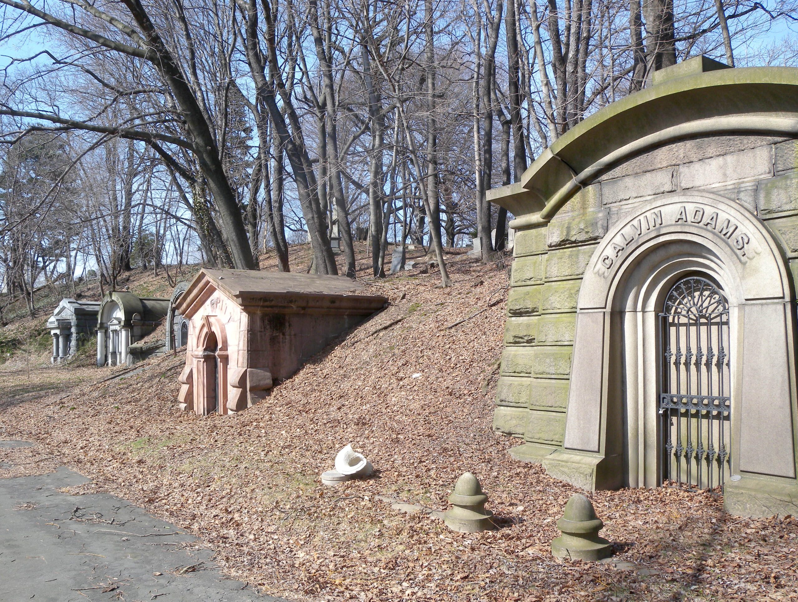 Different Types of Graves & Tombs | Ghostly Activities