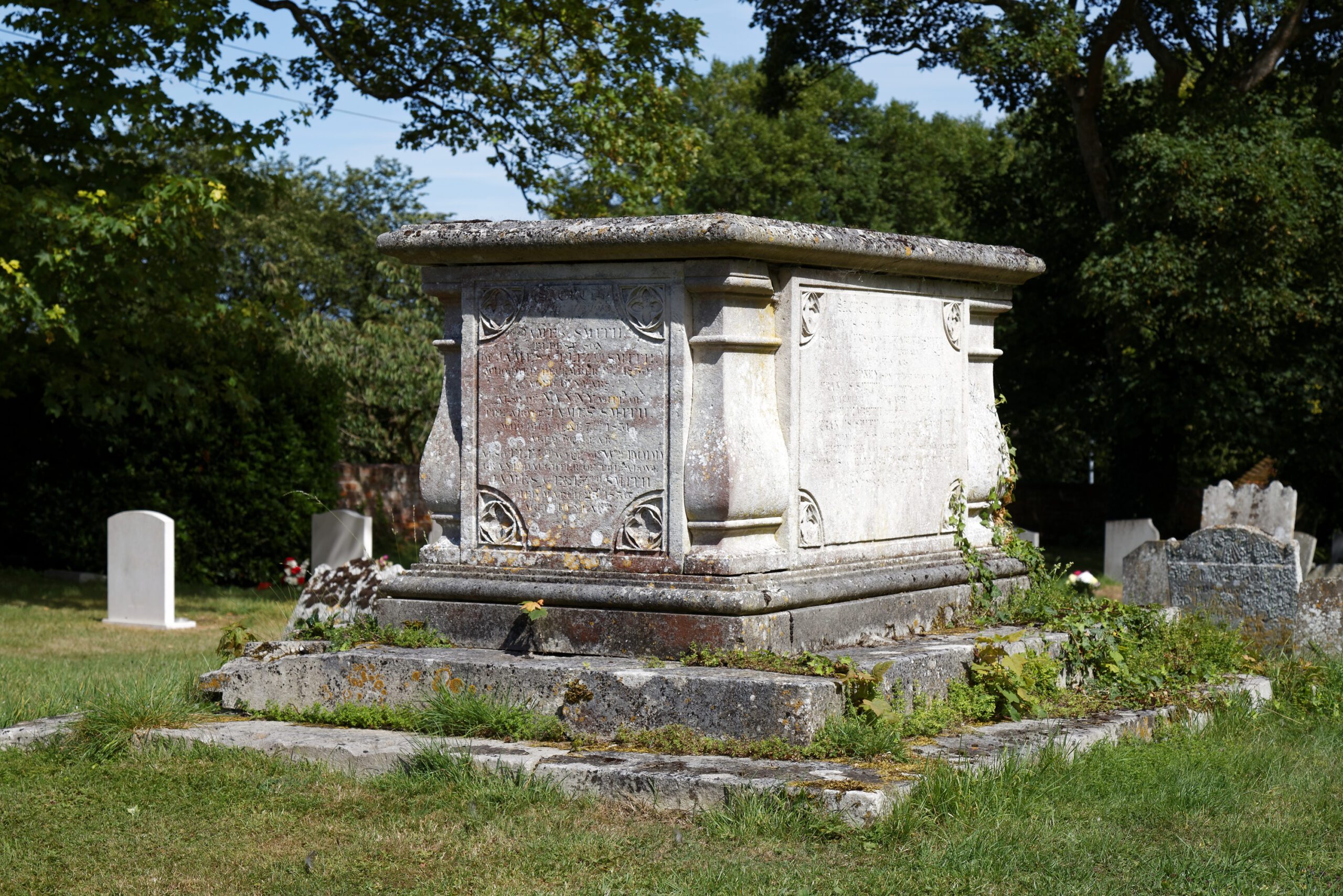 Different Types of Graves & Tombs | Ghostly Activities
